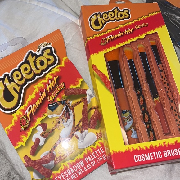 Taste Beauty | Makeup | Cheetos Flamin Hot Crunchy Eyeshadow Palette ...